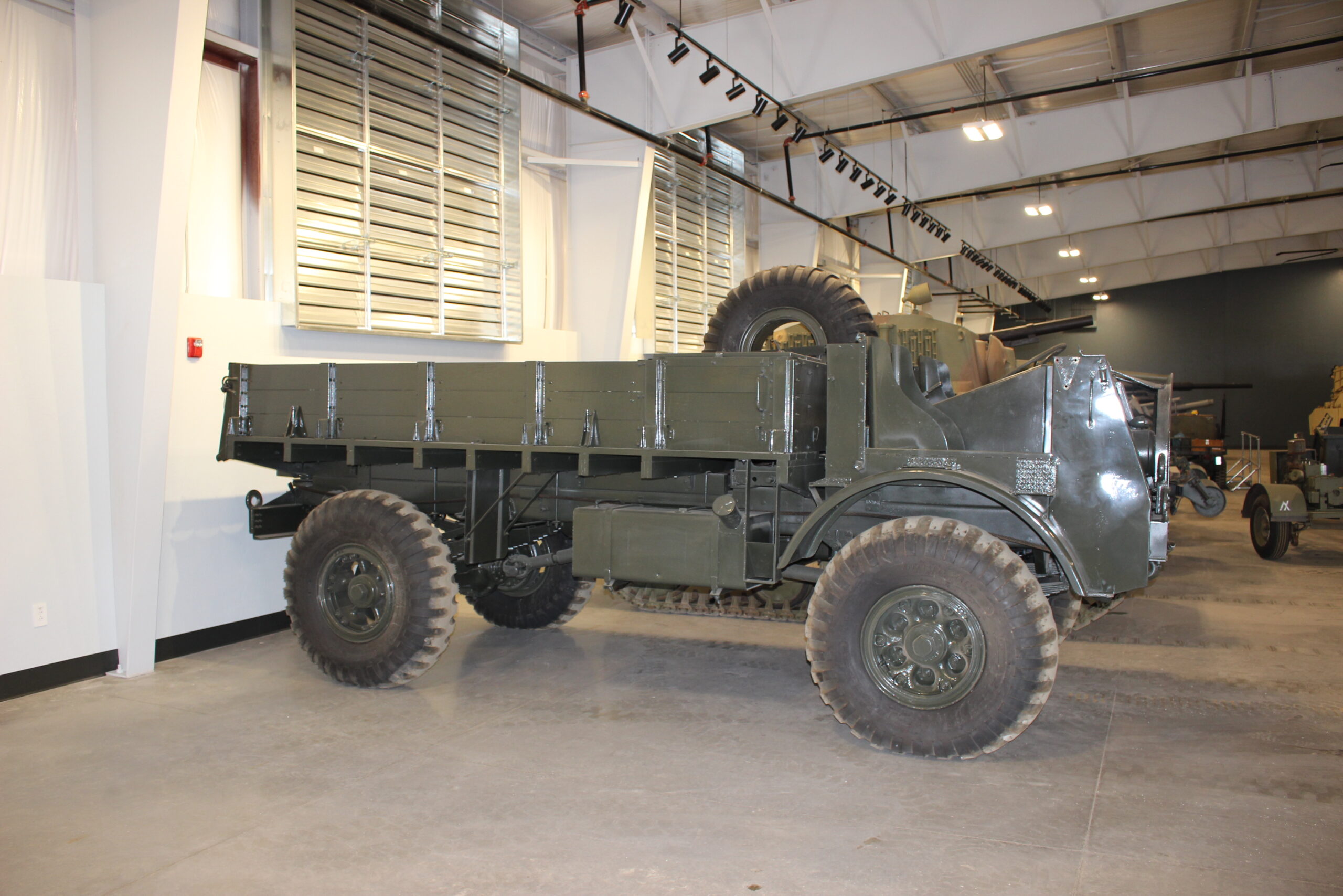 FWD SU-COE SPECIAL 4X4 PRIME MOVER - Tucson Military Vehicle Museum