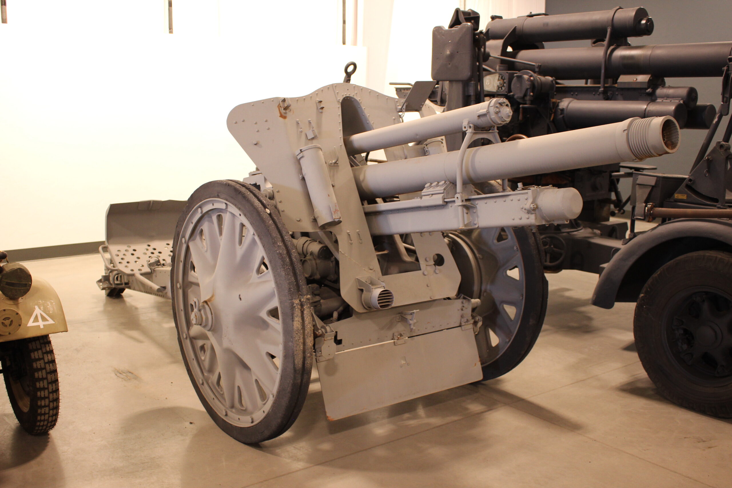 GERMAN (WWII) 105mm ARTILLERY - Tucson Military Vehicle Museum